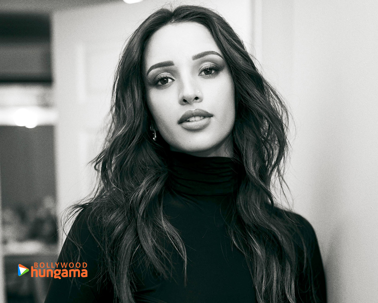 Triptii Dimri Wallpapers | triptii-dimri-2-15 - Bollywood Hungama