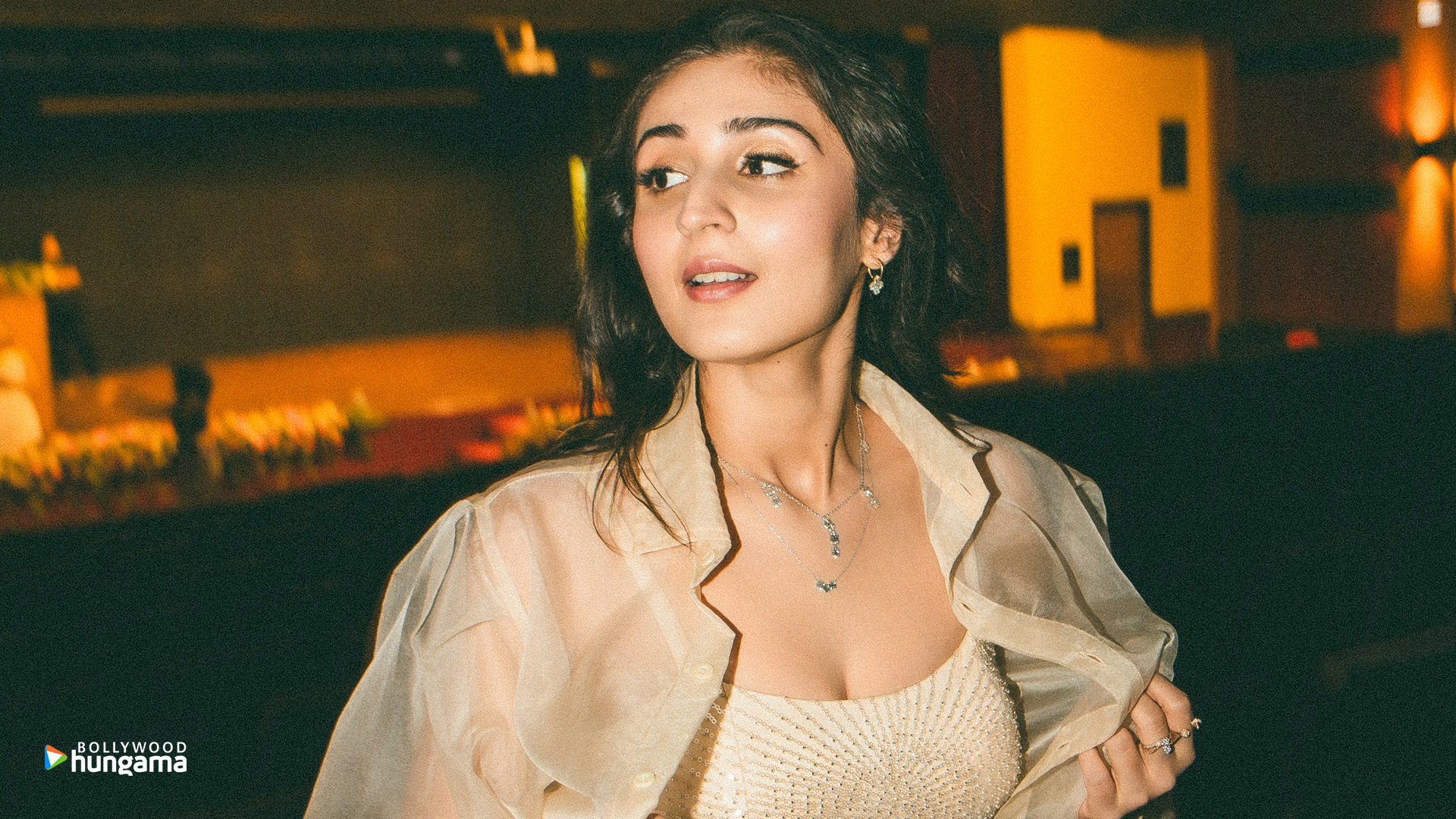 Dhvani Bhanushali Wallpapers | dhvani-bhanushali-1-10 - Bollywood Hungama