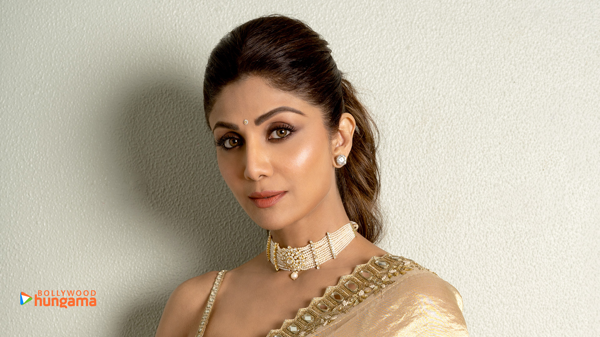 Shilpa Shetty Wallpapers | shilpa-shetty-4-77 - Bollywood Hungama