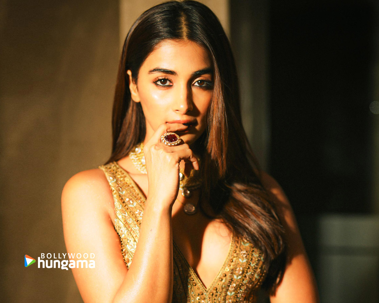Pooja Hegde Wallpapers | pooja-hegde-11-11 - Bollywood Hungama