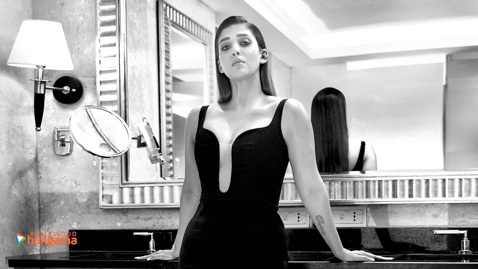 Nayanthara Wallpapers | nayanthara-1-7 - Bollywood Hungama