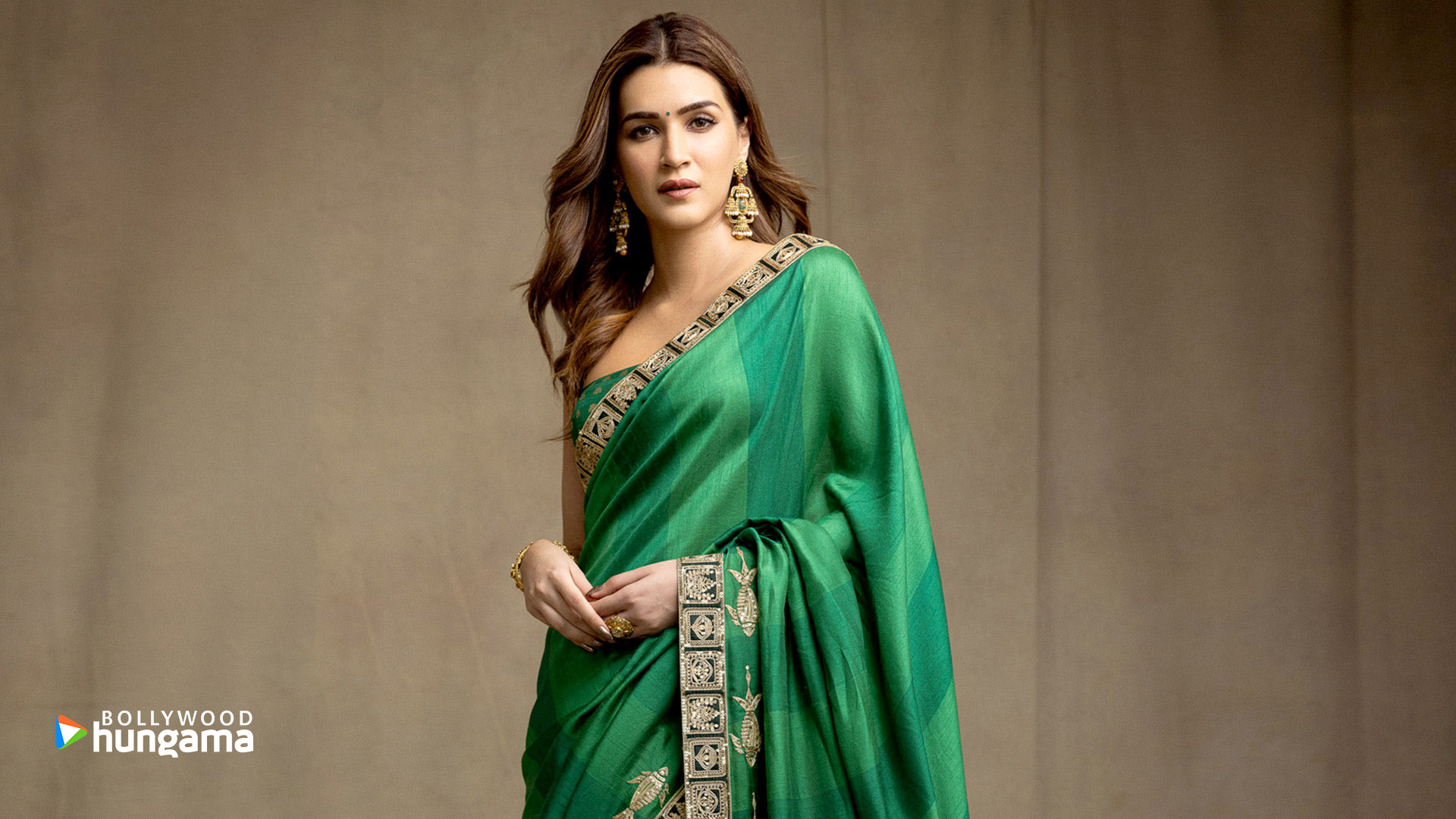 Kriti Sanon Wallpapers Kriti Sanon 1 353 Bollywood Hungama 2043
