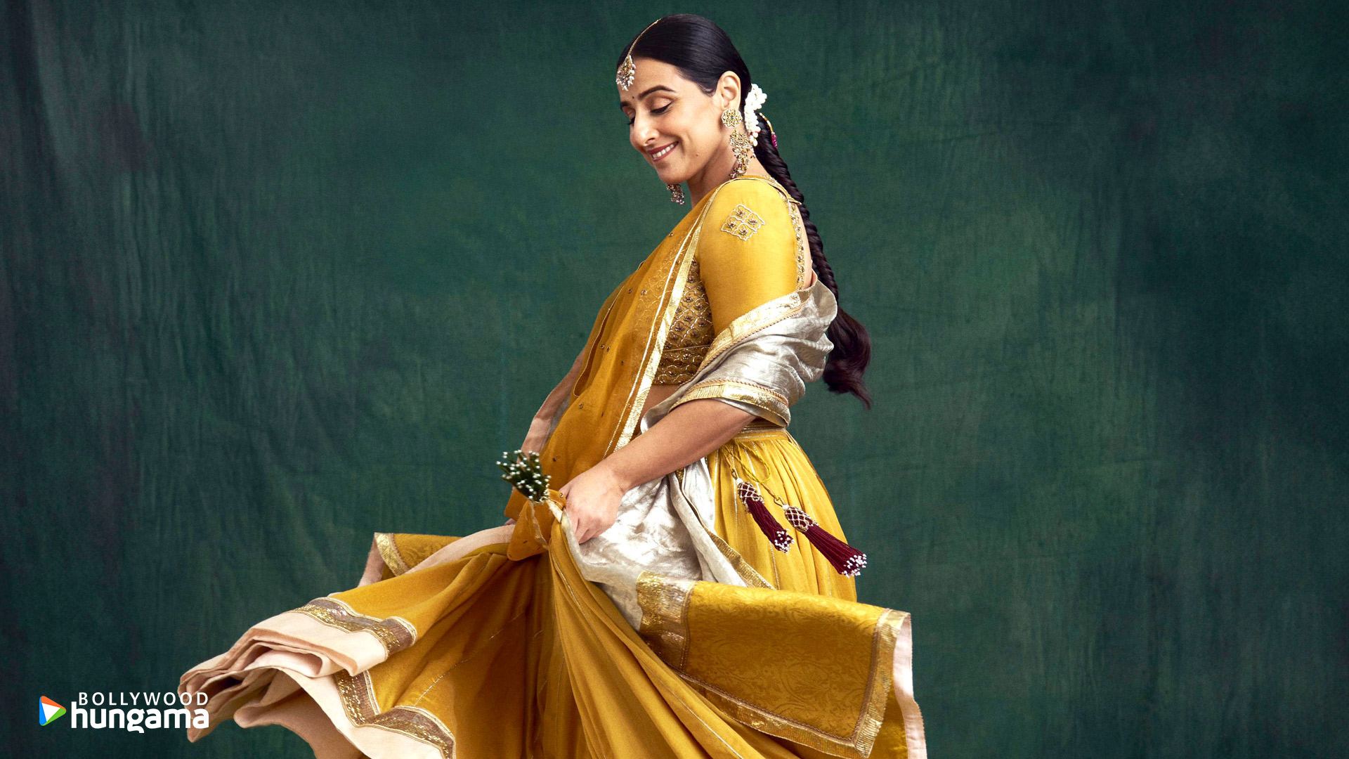 Vidya Balan Wallpapers | vidya-balan-3-45 - Bollywood Hungama
