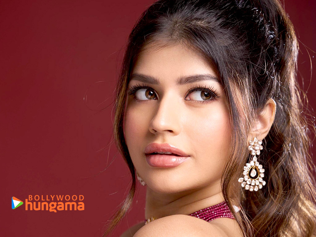 Anjini Dhawan Wallpapers | anjini-dhawan-1-11 - Bollywood Hungama Anjini Dhawan Wallpapers | anjini-dhawan-1-11 - Bollywood Hungama