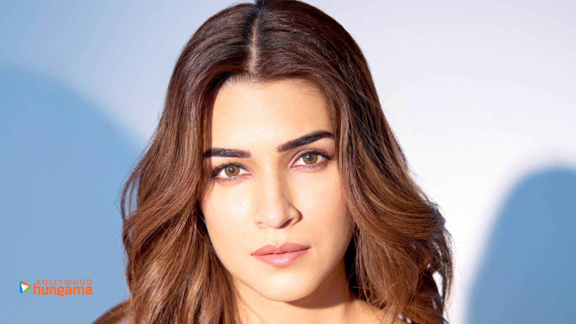 Kriti Sanon Wallpapers | kriti-sanon-2-341 - Bollywood Hungama