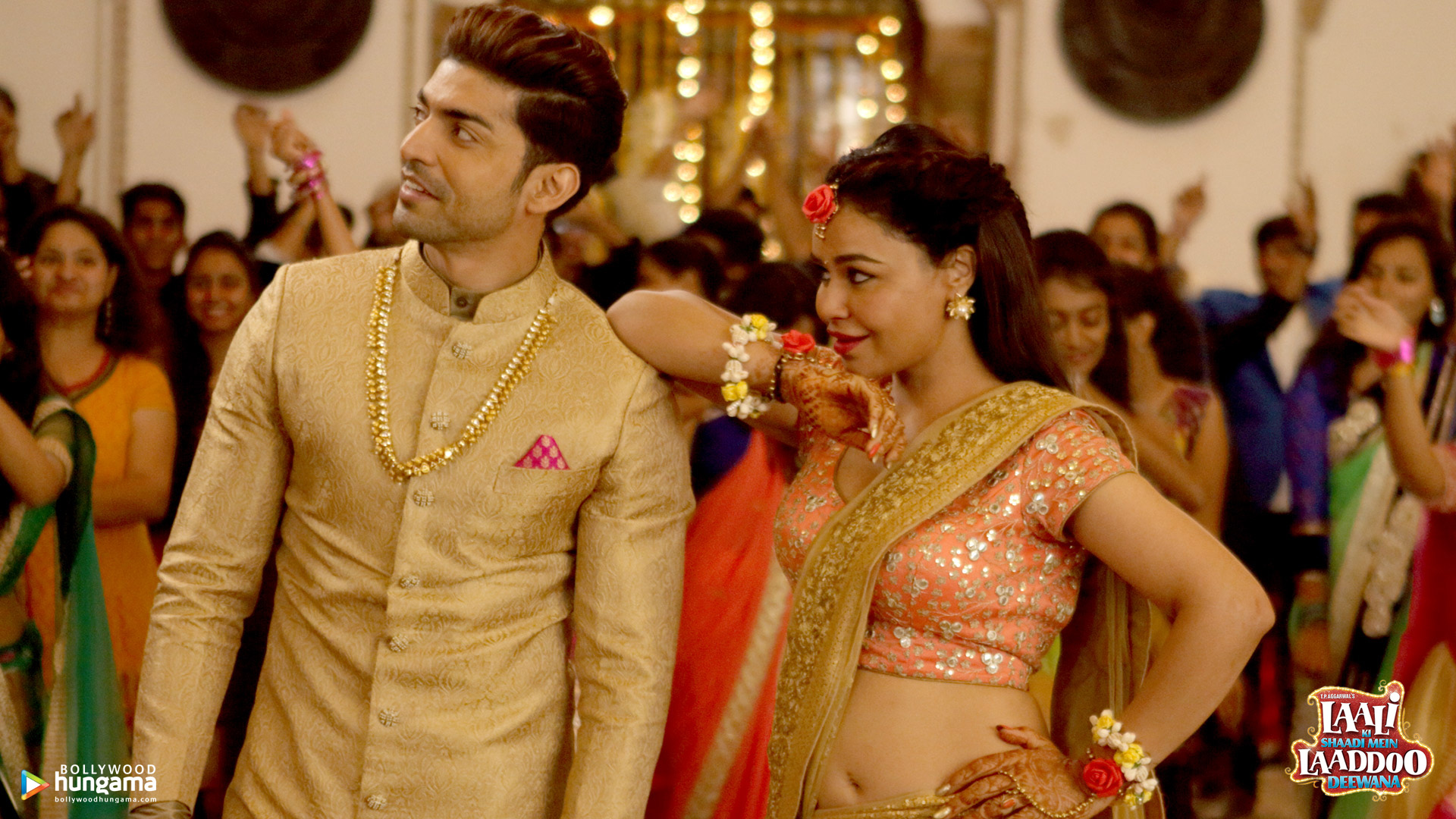 Laali Ki Shaadi Mein Laddoo Deewana 2017 Wallpapers | Laali Ki Shaadi ...