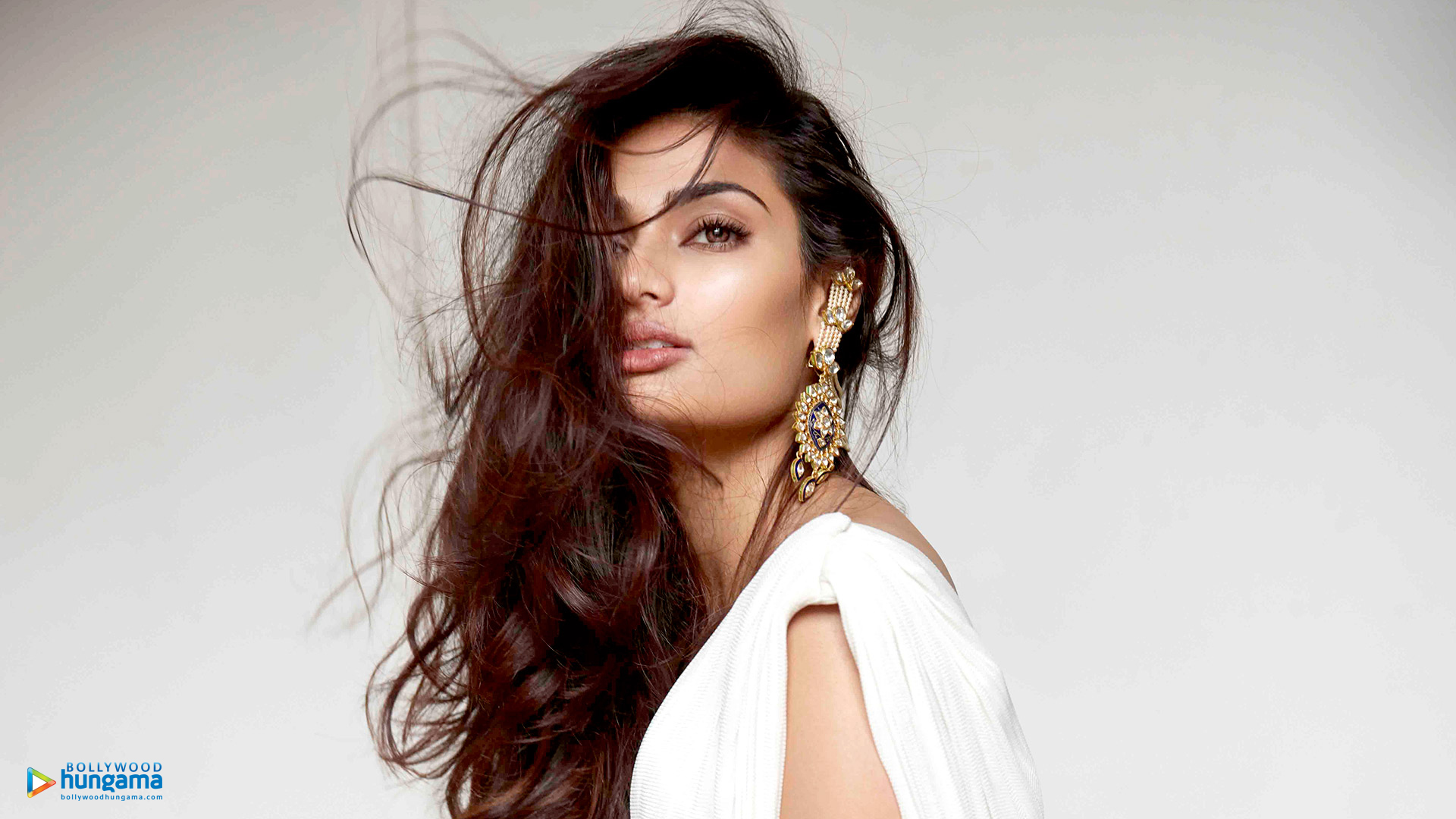 Athiya Shetty Wallpapers | athiya-shetty-3-3 - Bollywood Hungama