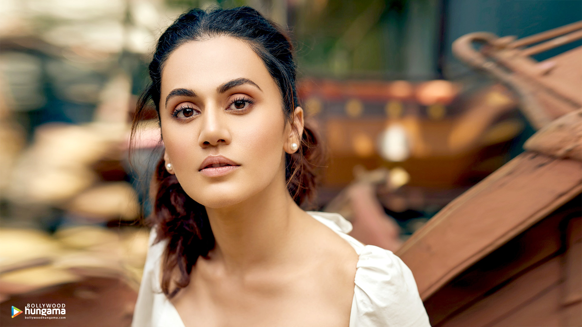 Wallpapers | - Bollywood Hungama