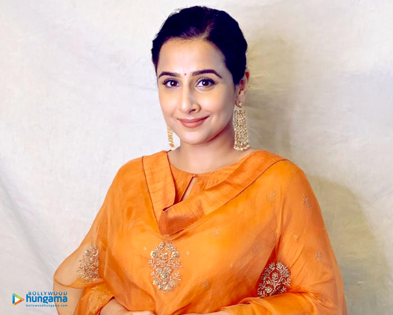 Vidya Balan Wallpapers | vidya-balan-6-3 - Bollywood Hungama