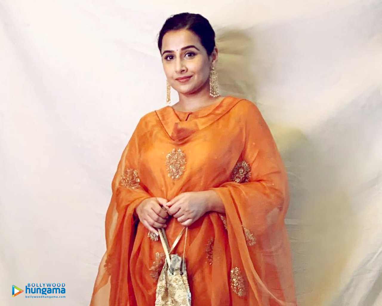 Vidya Balan Wallpapers | vidya-balan-8-3 - Bollywood Hungama