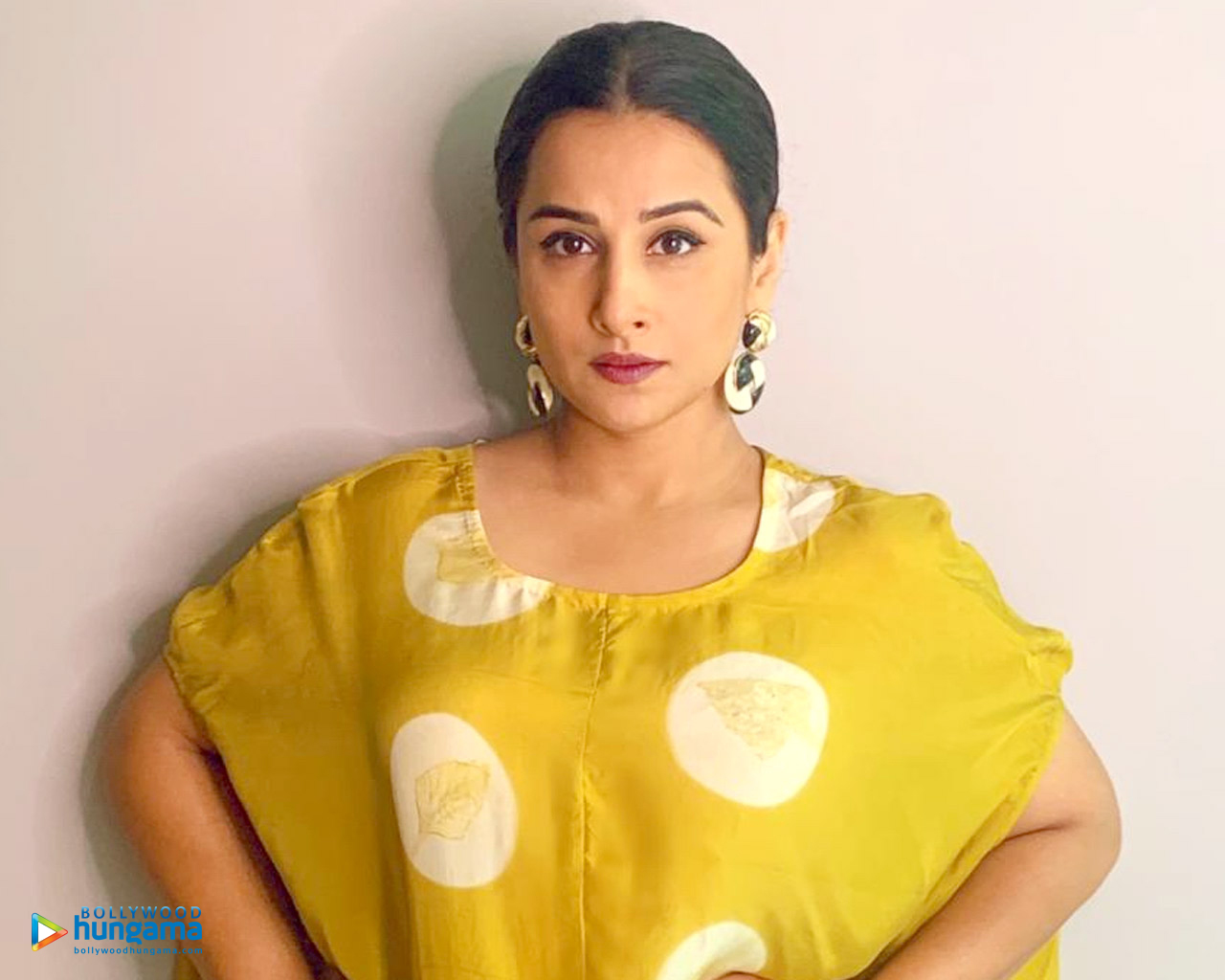Vidya Balan Wallpapers | vidya-balan-26-3 - Bollywood Hungama