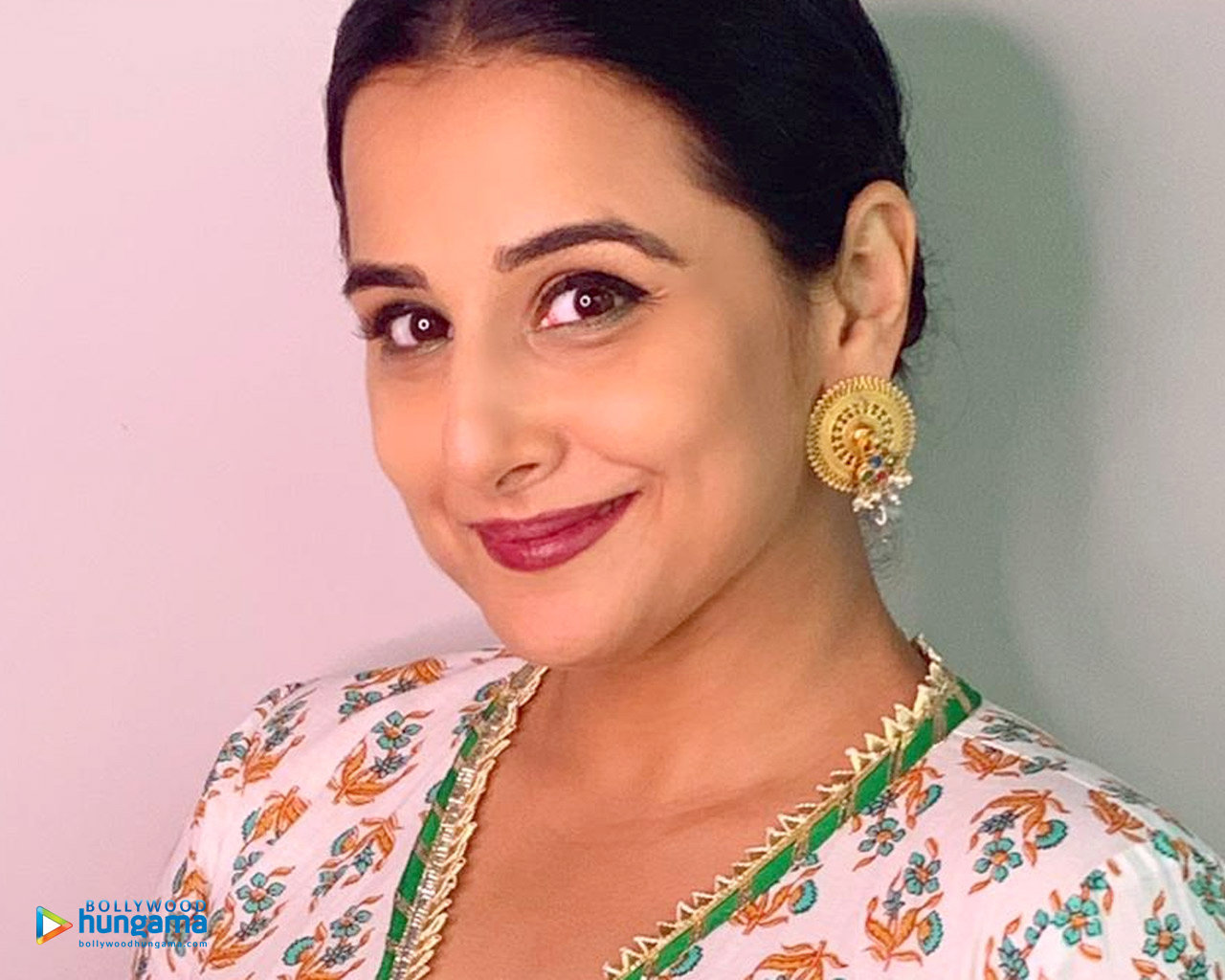 Vidya Balan Wallpapers | vidya-balan-28-3 - Bollywood Hungama