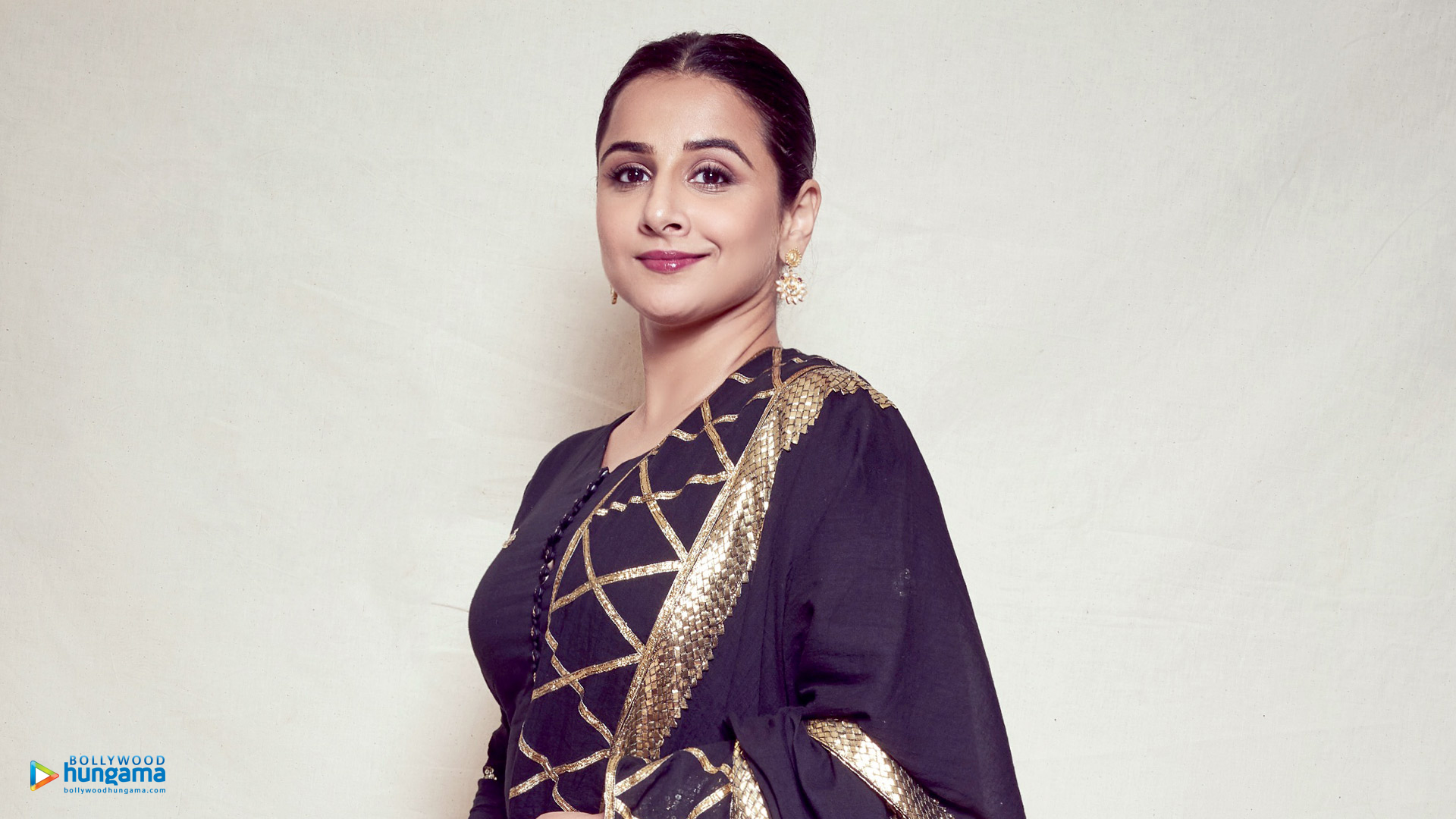 Vidya Balan Wallpapers | vidya-balan-13-3 - Bollywood Hungama