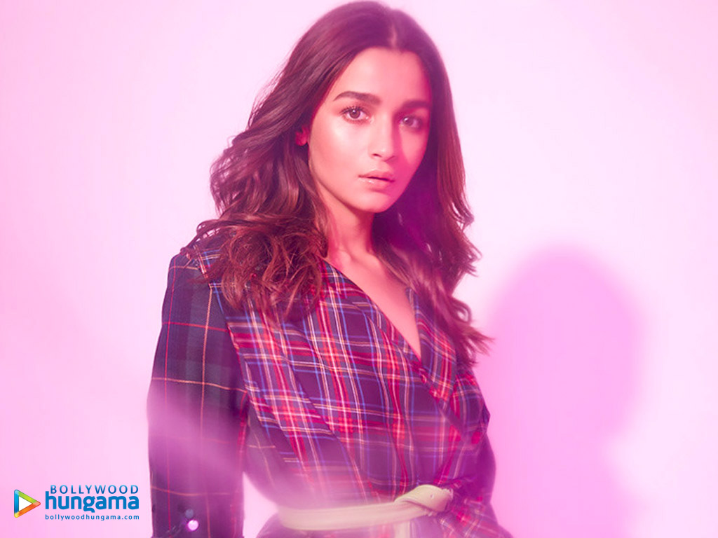 Alia Bhatt Wallpapers | alia-bhatt-51-2 - Bollywood Hungama