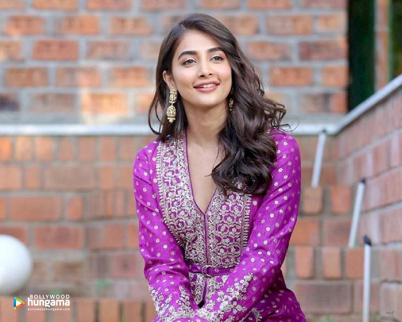 Pooja Hegde Wallpapers | pooja-hegde-01-2 - Bollywood Hungama