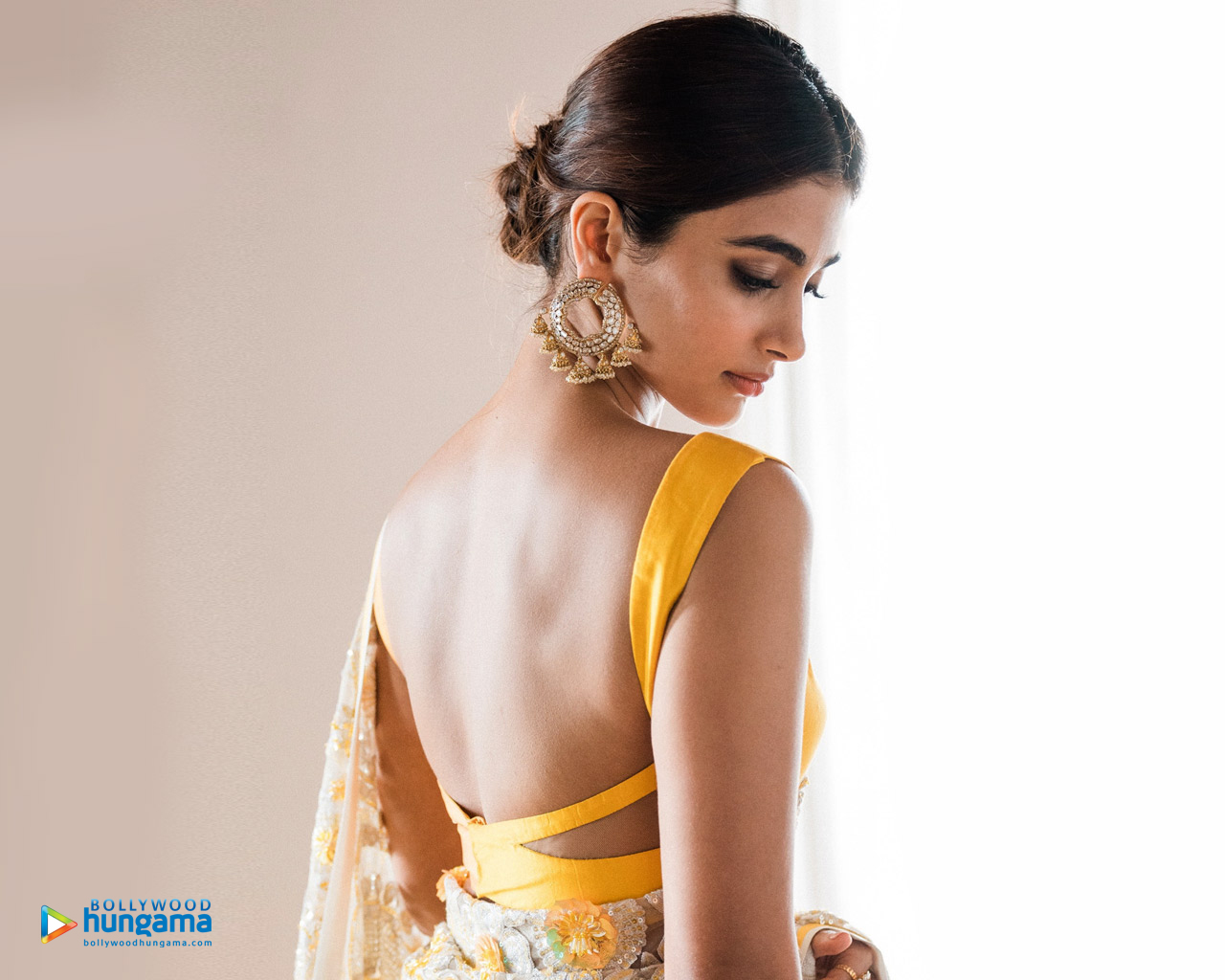 Pooja Hegde Wallpapers | pooja-hegde-2-8 - Bollywood Hungama