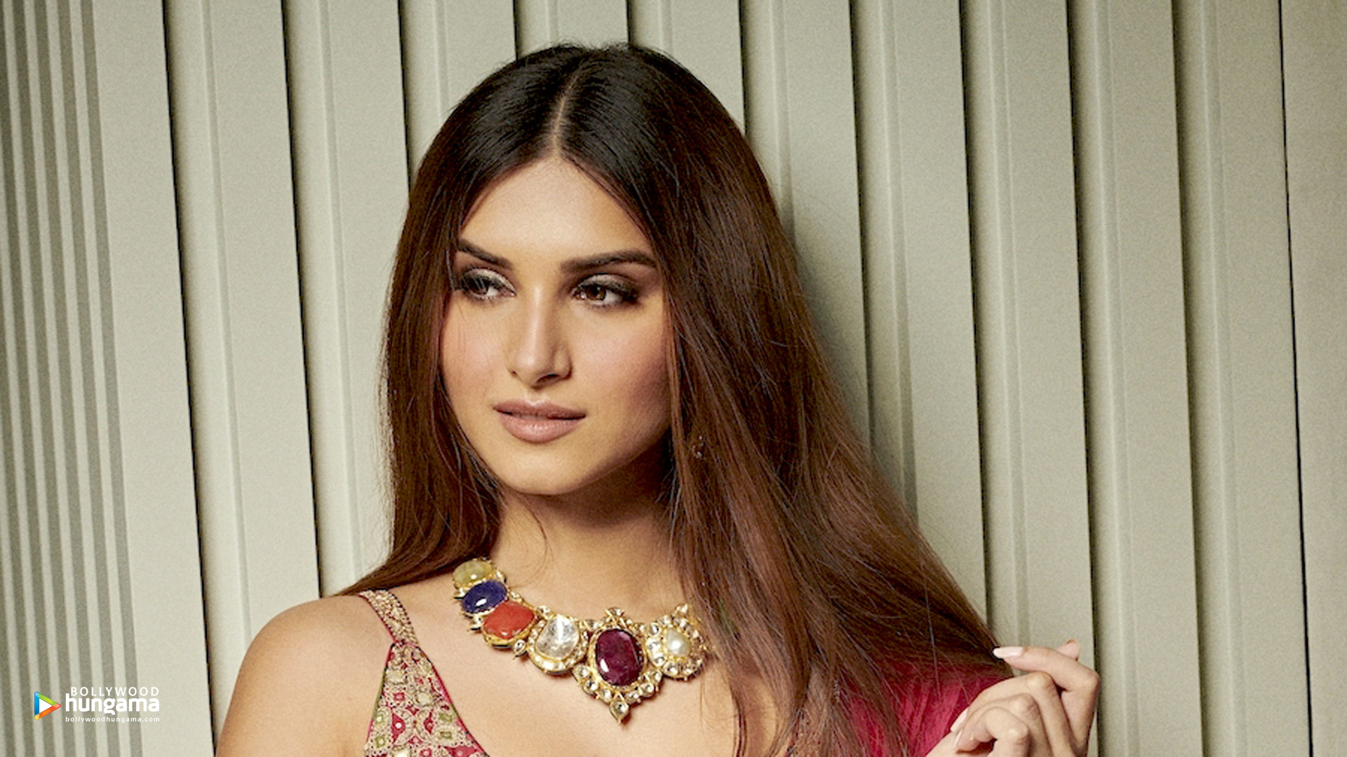 Wallpapers | - Bollywood Hungama