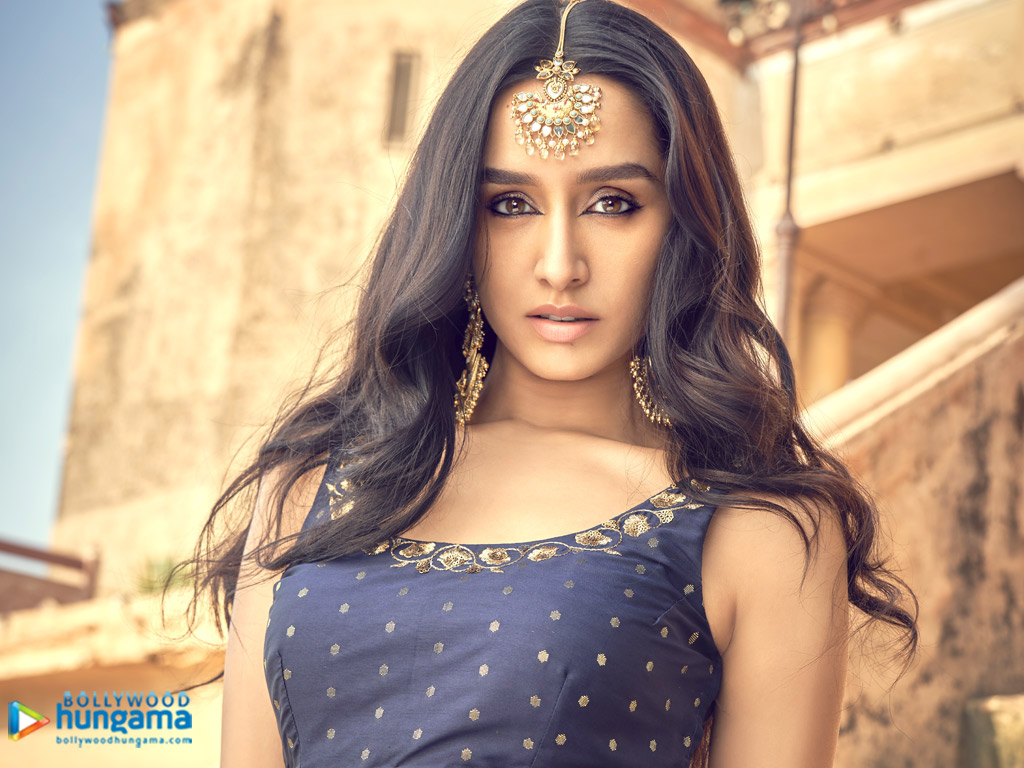 Shraddha Kapoor Wallpapers | shraddha-kapoor-09887-3 - Bollywood Hungama