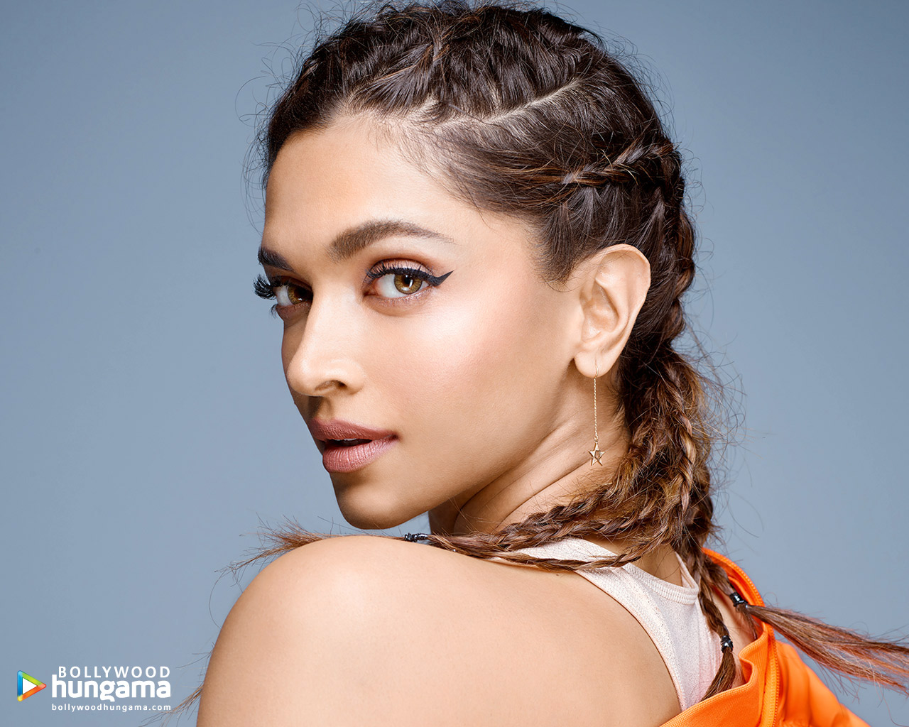 Deepika Padukone Wallpapers | deepika-padukone-6-6 - Bollywood Hungama