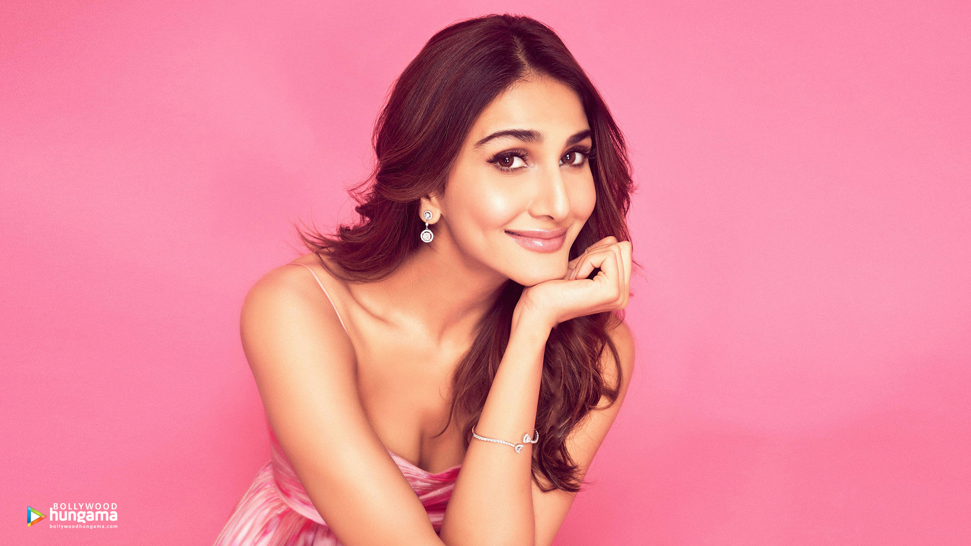 Vaani Kapoor Wallpapers | vaani-kapoor-3-21 - Bollywood Hungama
