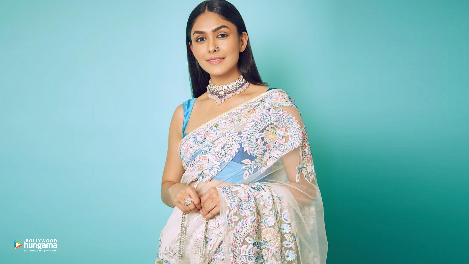 Mrunal Thakur Wallpapers | mrunal-thakur-2-37 - Bollywood Hungama