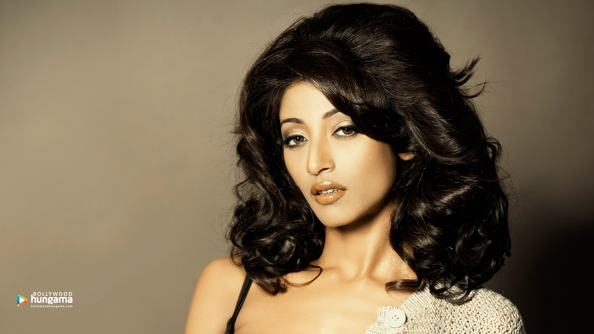 Paoli Dam Wallpapers | paoli-dam-4-2 - Bollywood Hungama