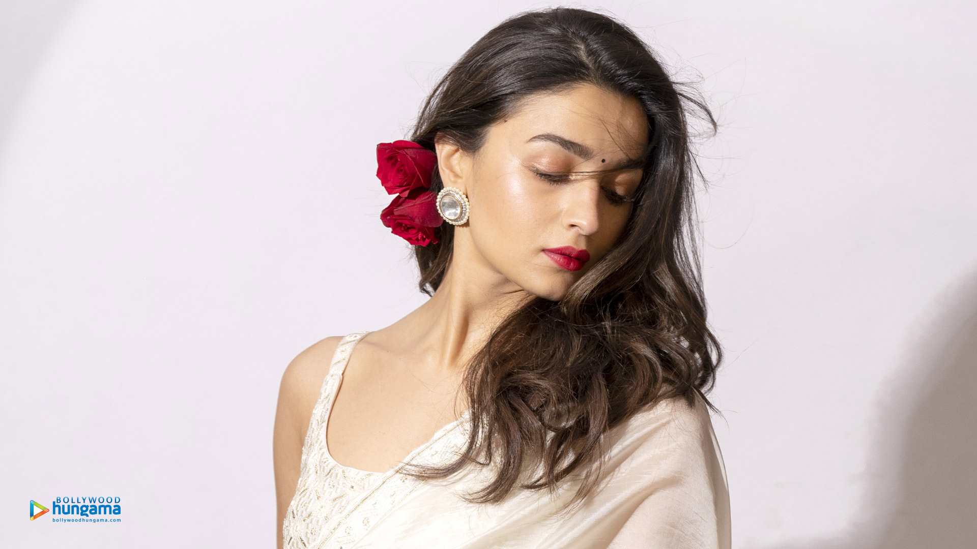 Alia Bhatt Wallpapers | alia-bhatt-6-7 - Bollywood Hungama