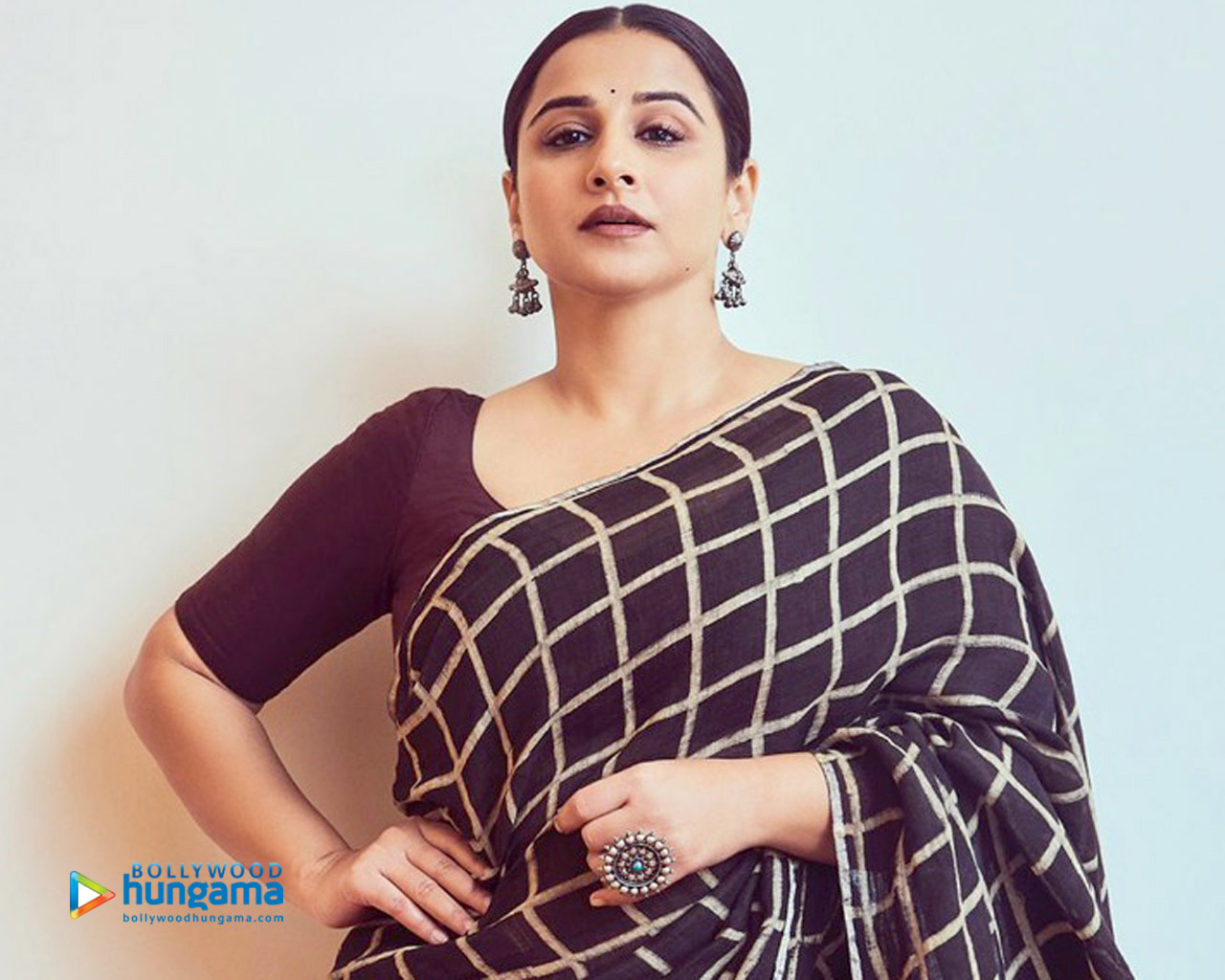 Vidya Balan Wallpapers | vidya-balan-1-25 - Bollywood Hungama