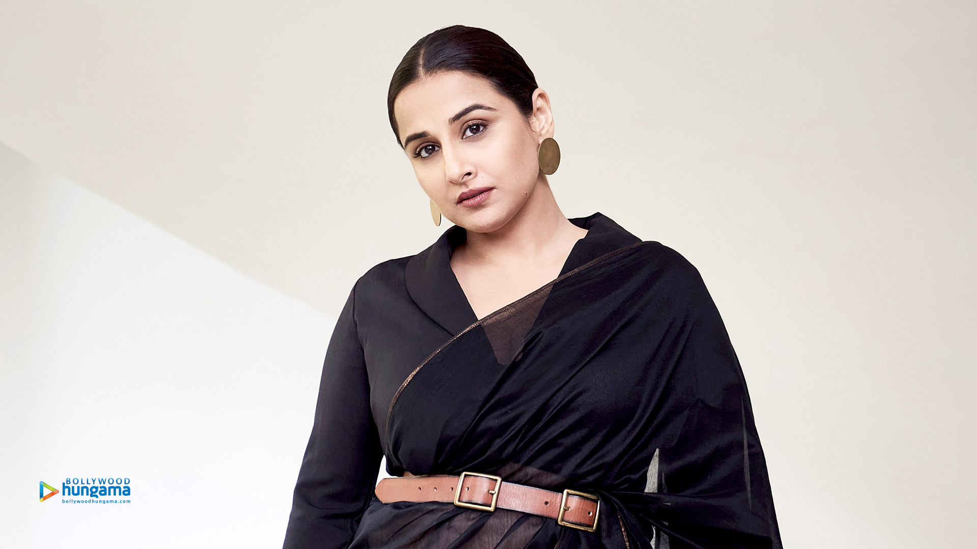 Vidya Balan Wallpapers | vidya-balan-1-4-2 - Bollywood Hungama