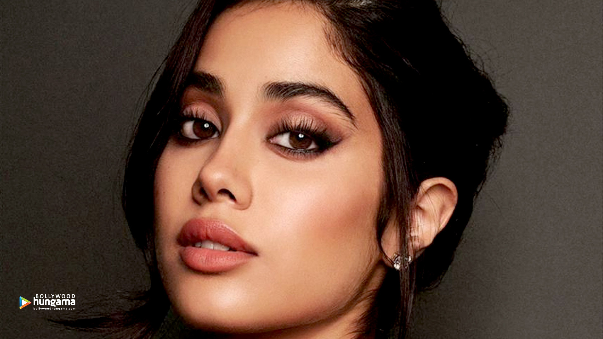 Janhvi Kapoor Wallpapers | janhvi-kapoor-4-61 - Bollywood Hungama