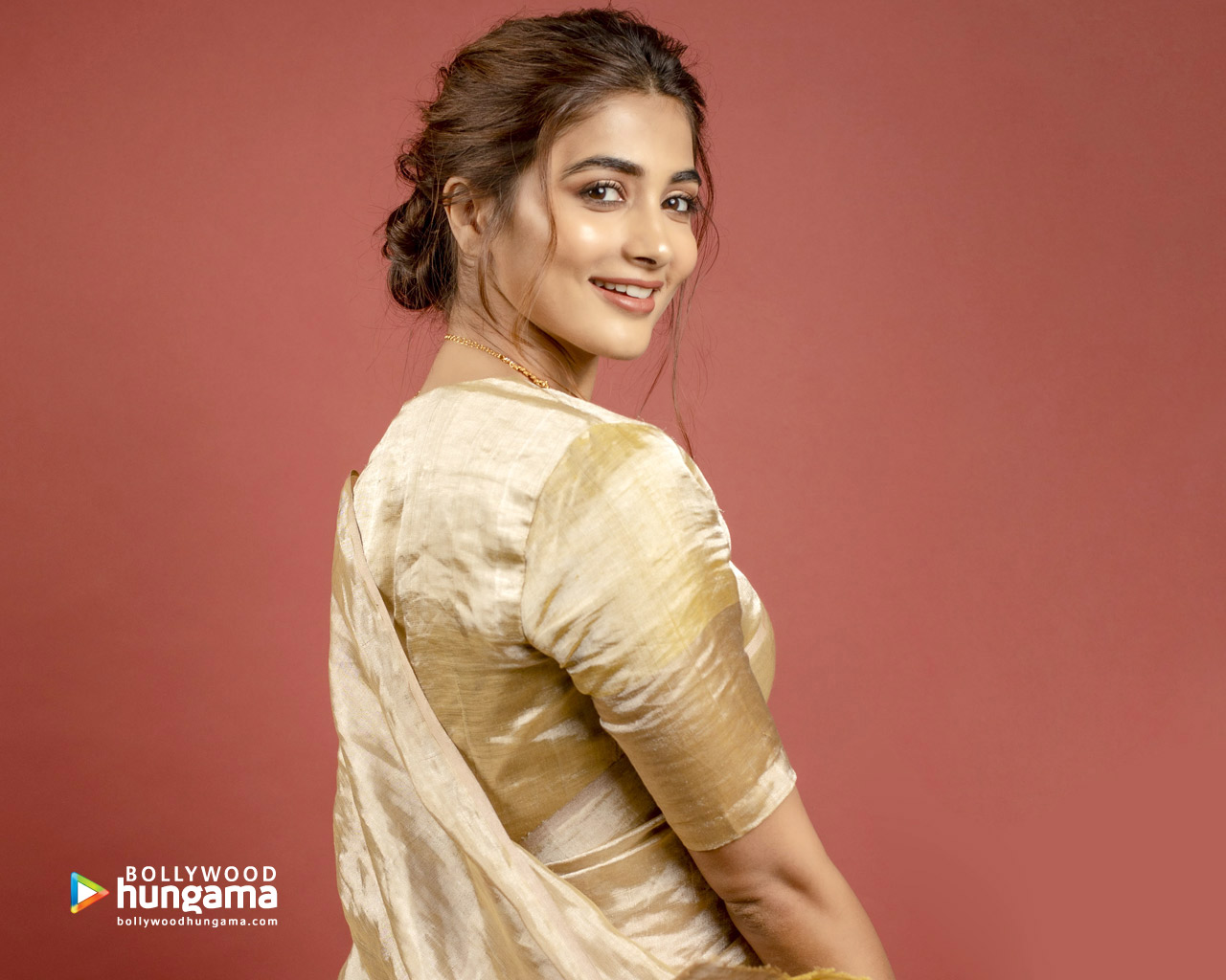 Pooja Hegde Wallpapers | pooja-hegde-3-49 - Bollywood Hungama