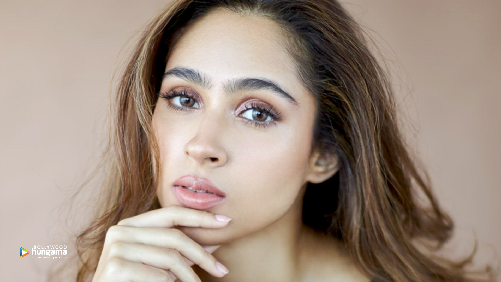 Pashmina Roshan Wallpapers | pashmina-roshan-3-3 - Bollywood Hungama