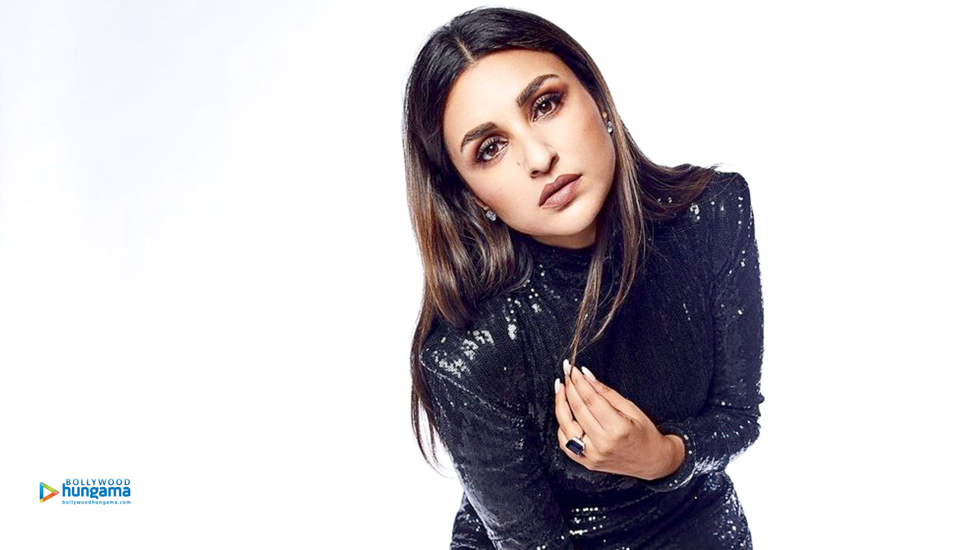 Parineeti Chopra Wallpapers | parineeti-2-4 - Bollywood Hungama