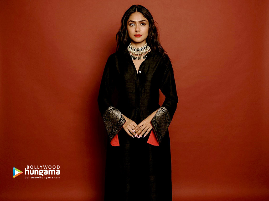 Mrunal Thakur Wallpapers | mrunal-thakur-1-75 - Bollywood Hungama