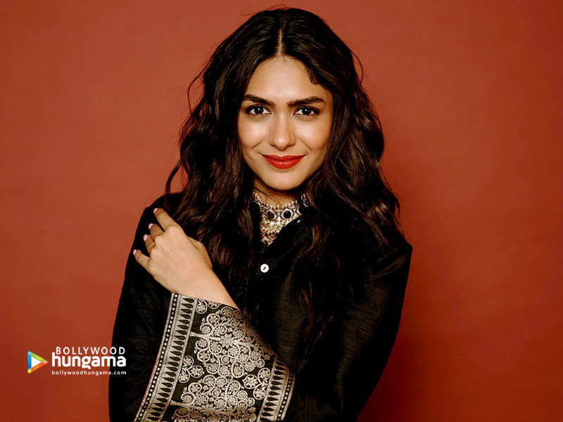 Mrunal Thakur Wallpapers | mrunal-thakur-3-56 - Bollywood Hungama