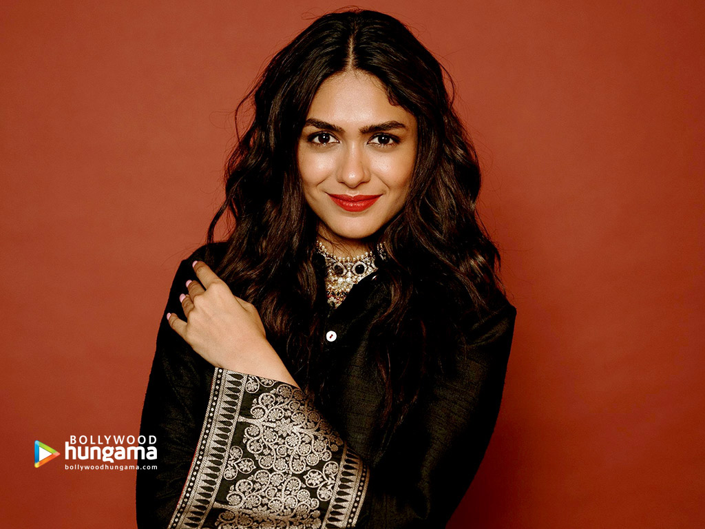 Mrunal Thakur Wallpapers | mrunal-thakur-3-56 - Bollywood Hungama