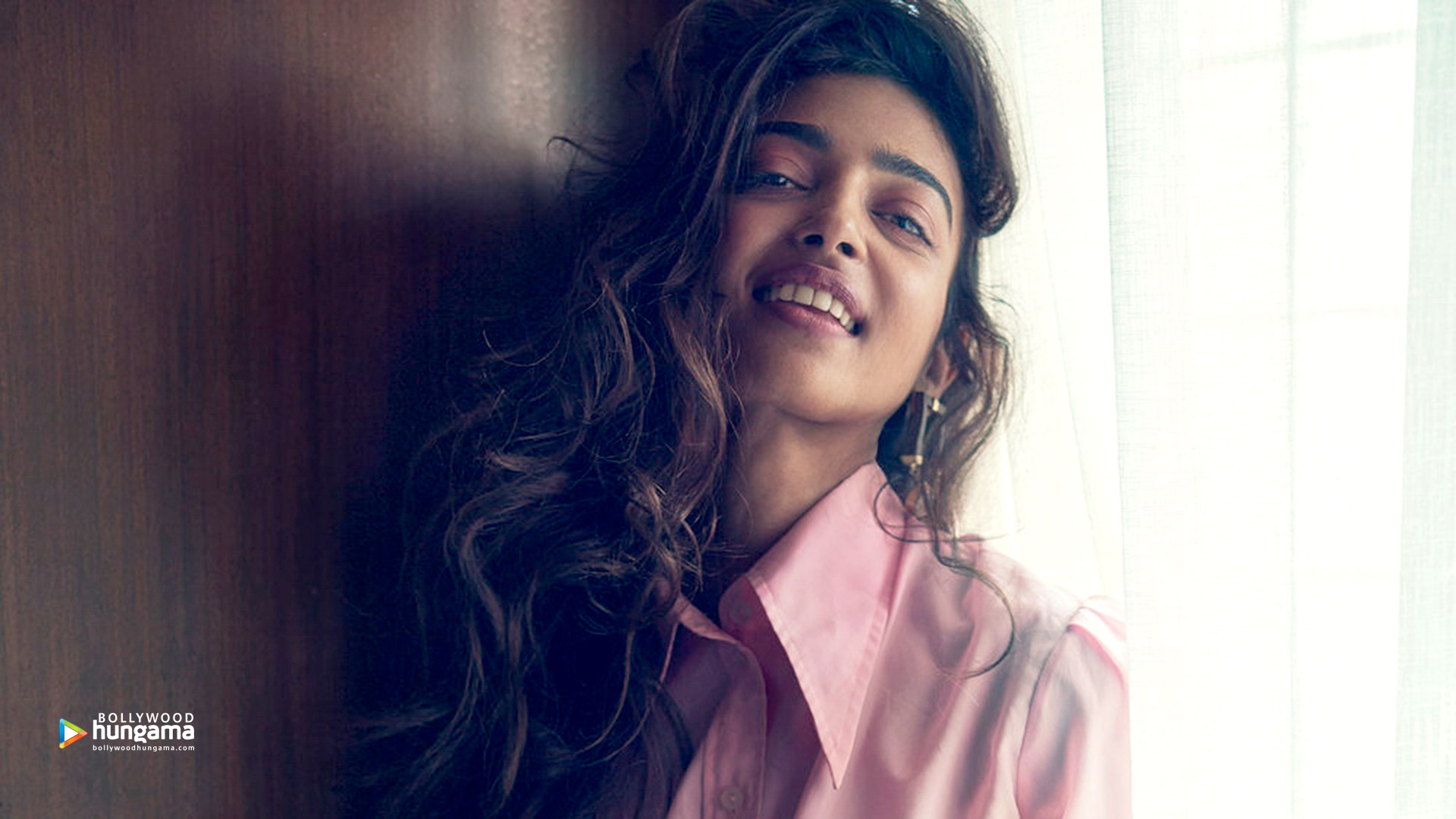 Radhika Apte Wallpapers | radhika-apte-8-2 - Bollywood Hungama