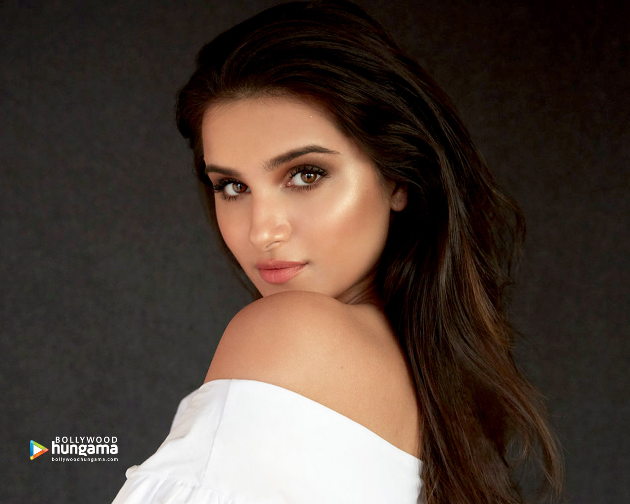 Tara Sutaria Wallpapers | tara-sutaria-7-10 - Bollywood Hungama