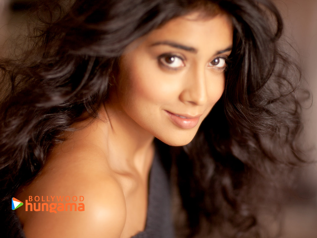 Shriya Saran Wallpapers | shriya-saran-01 - Bollywood Hungama