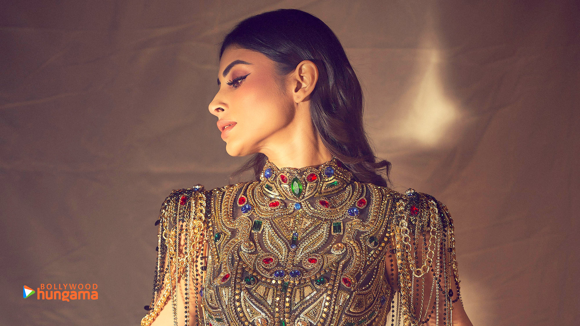 Mouni Roy Wallpapers | mouni-roy-7-24 - Bollywood Hungama
