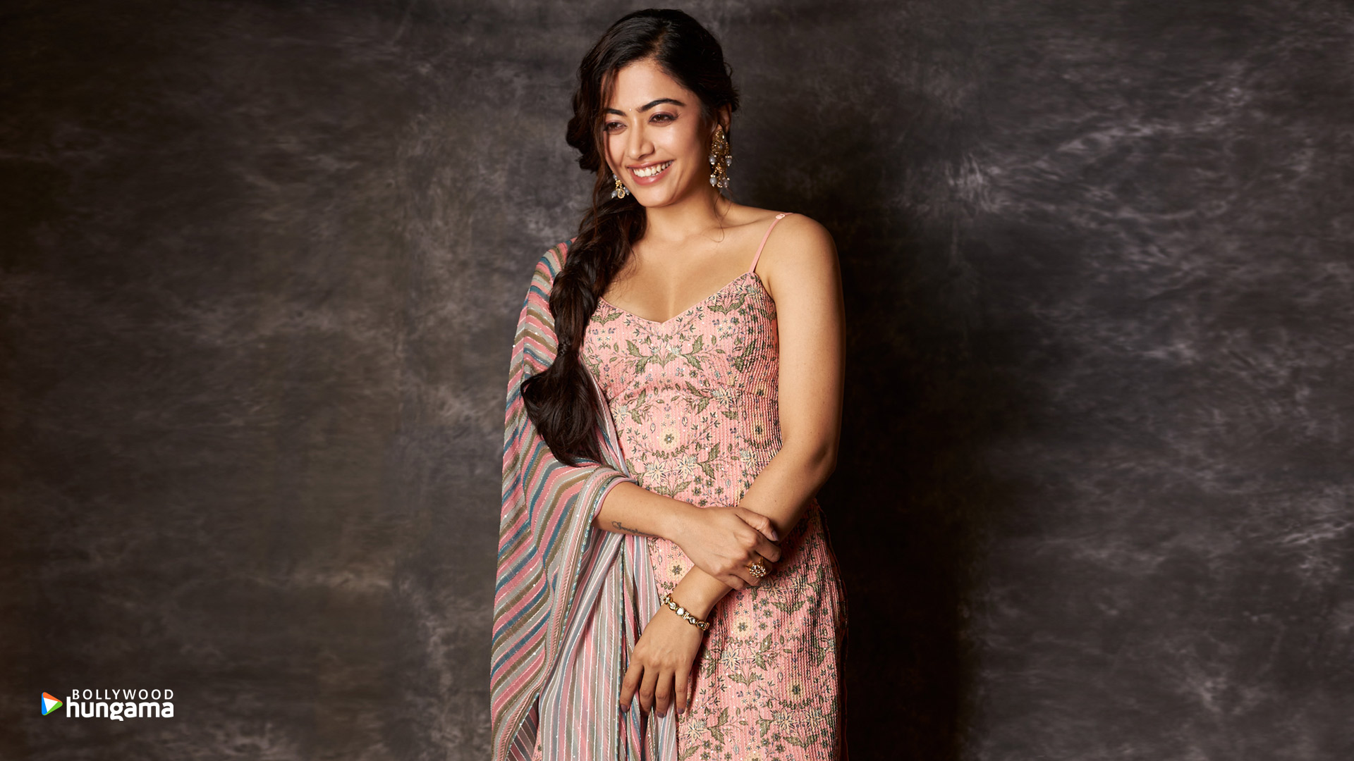 Rashmika Mandanna Wallpapers | rashmika-mandanna-1-75 - Bollywood Hungama