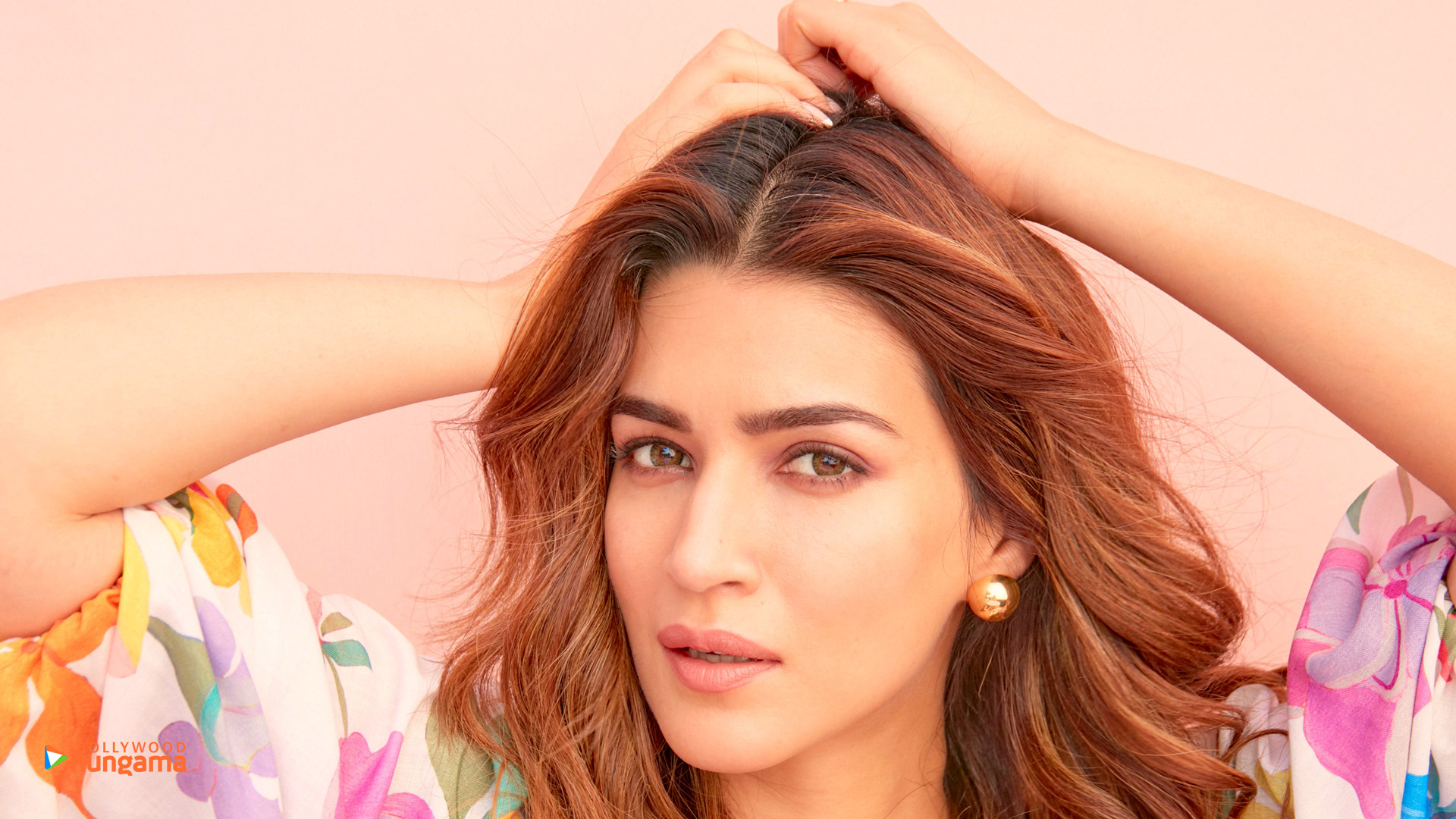Kriti Sanon Wallpapers | kriti-sanon-2-198 - Bollywood Hungama