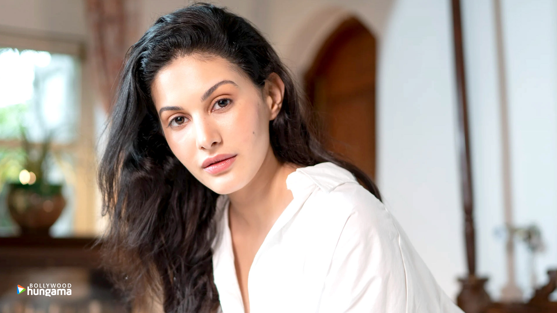 Amyra Dastur Wallpapers | amyra-dastur-2-51 - Bollywood Hungama