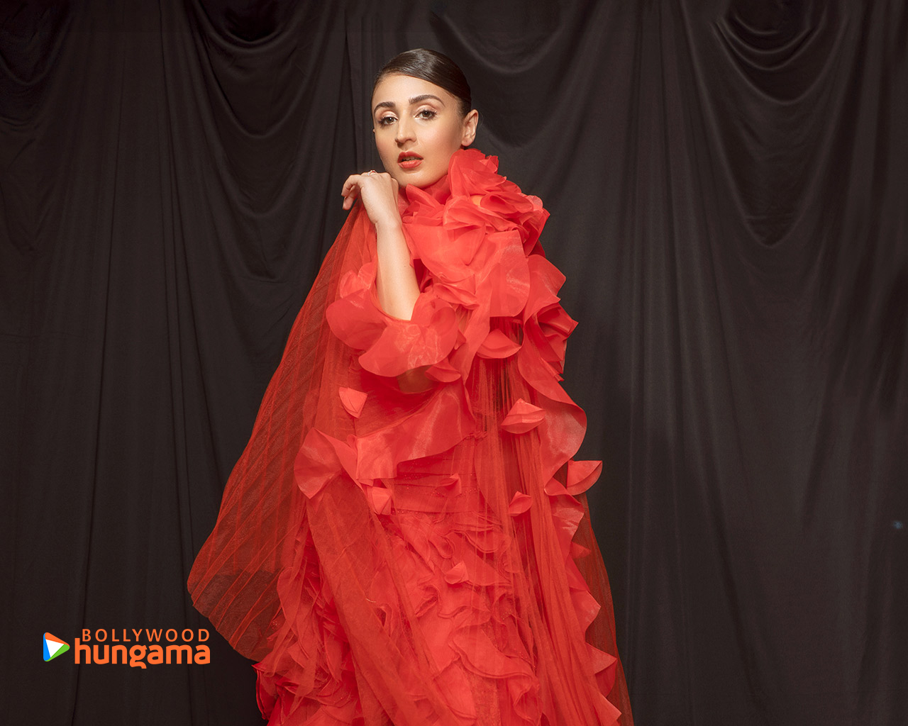 Dhvani Bhanushali Wallpapers | dhvani-bhanushali-2-6 - Bollywood Hungama
