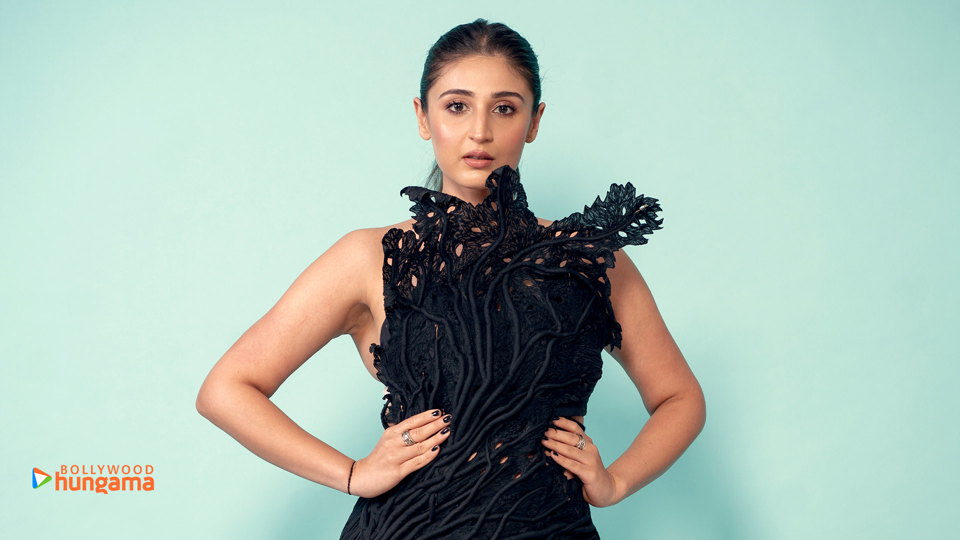 Dhvani Bhanushali Wallpapers | dhvani-bhanushali-2-3 - Bollywood Hungama
