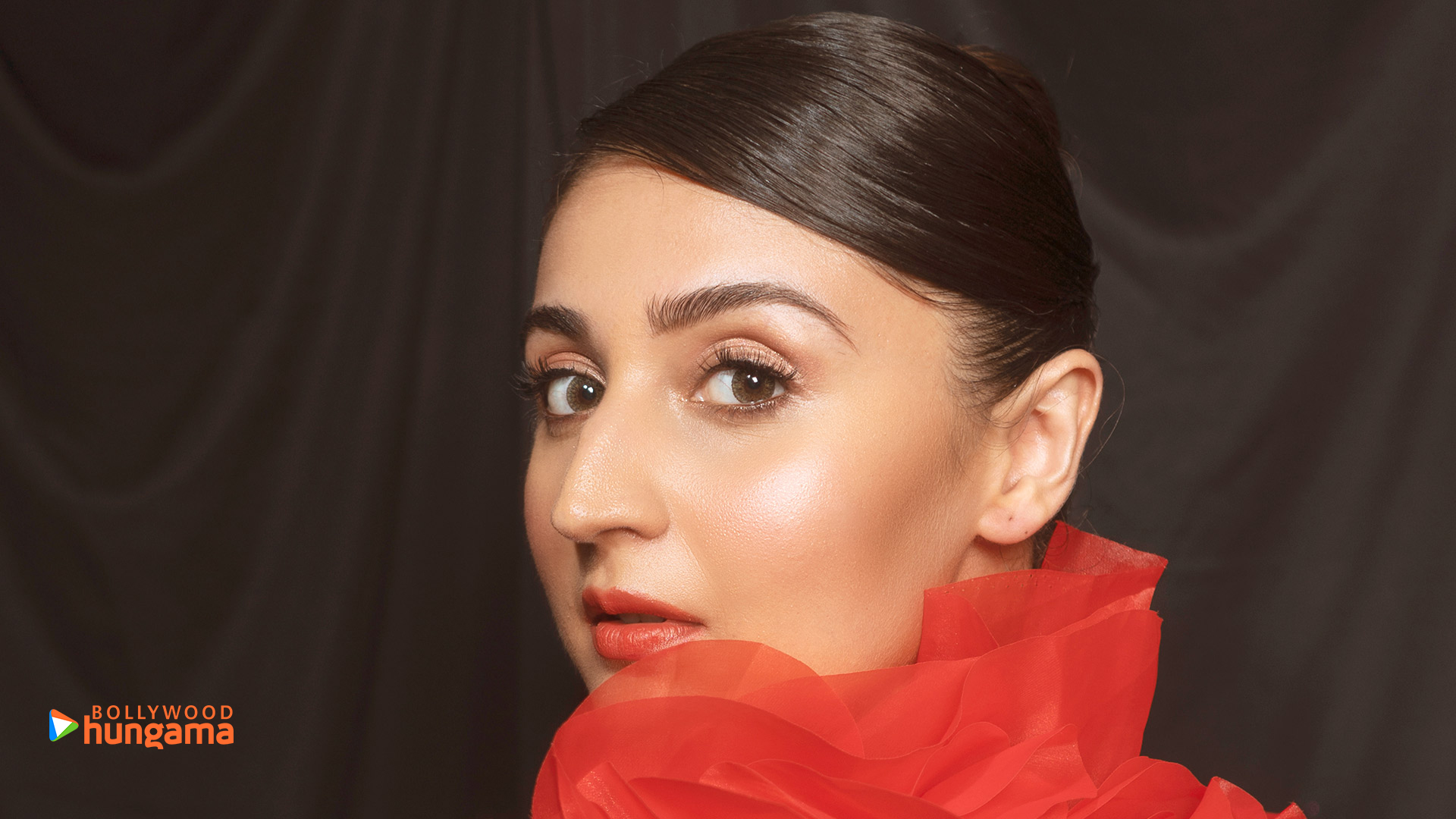 Dhvani Bhanushali Wallpapers | dhvani-bhanushali-3-5 - Bollywood Hungama
