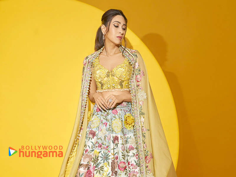 Karisma Kapoor Wallpapers | karisma-kapoor-3-20 - Bollywood Hungama