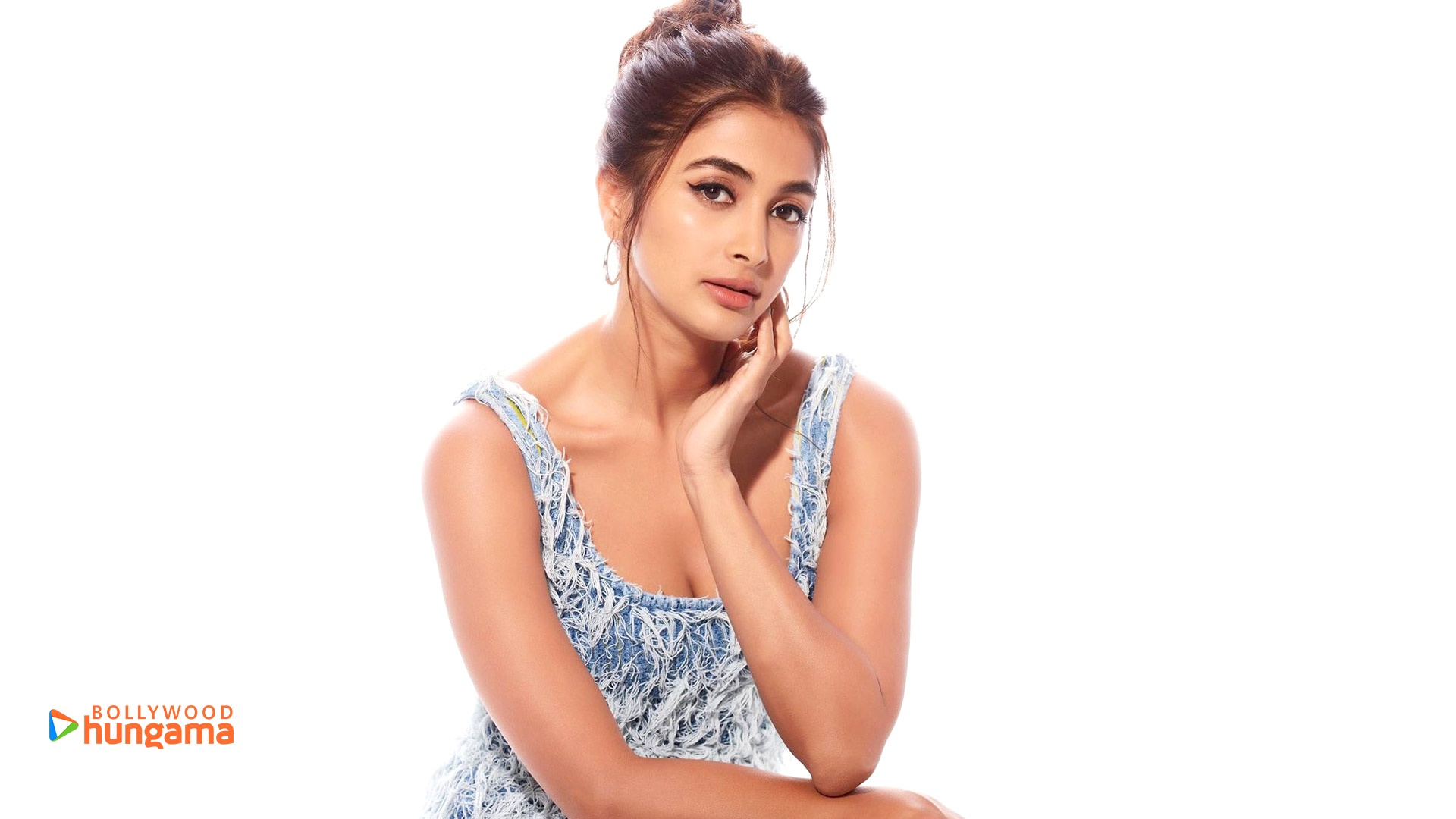 Pooja Hegde Wallpapers | pooja-hegde-1-154 - Bollywood Hungama