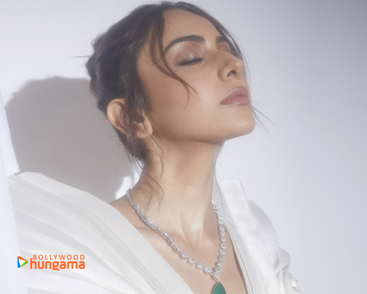 Rakul Preet Singh Wallpapers | rakul-preet-singh-1-220 - Bollywood Hungama