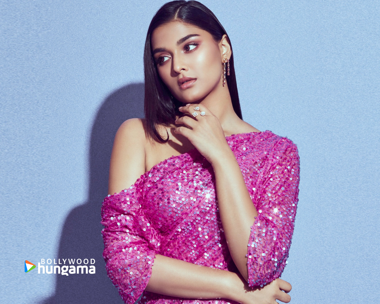 Saiee Manjrekar Wallpapers | saiee-manjrekar-4-7 - Bollywood Hungama